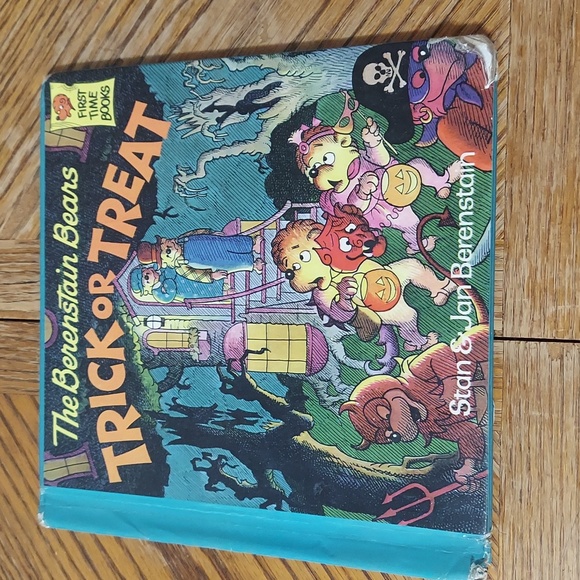 random house | Other | The Berenstain Bears Trick Or Treat | Poshmark